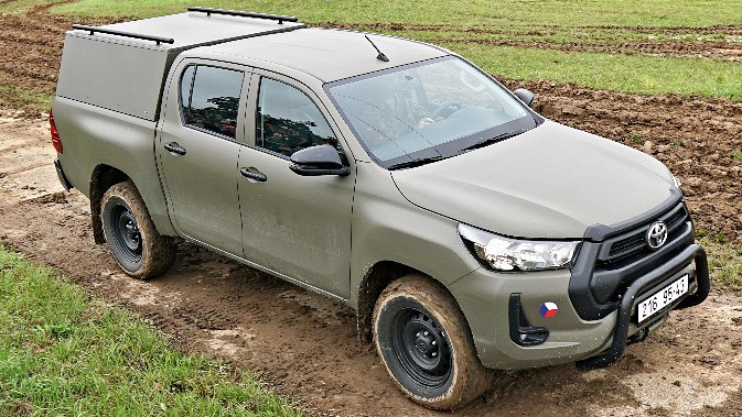 Armádní Toyoty Hilux by měla servisovat česká firma se zkušenostmi a ...