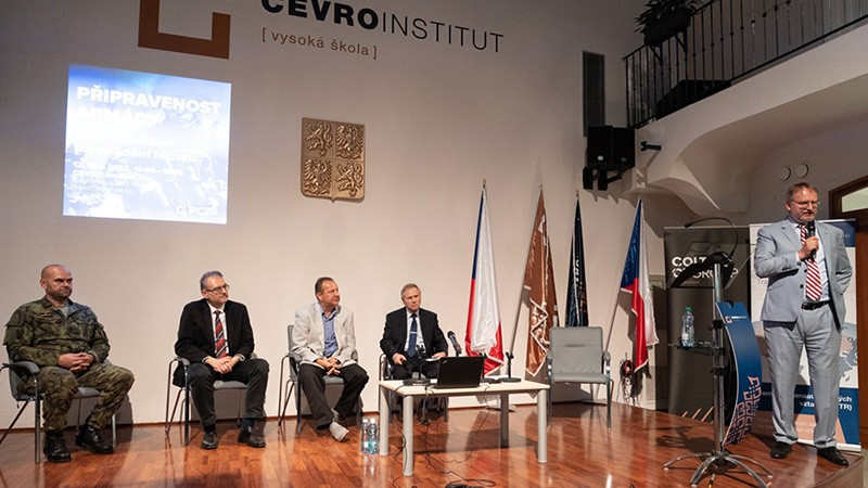 V CEVRO Institutu proběhla konference o připravenosti armády a roli ...